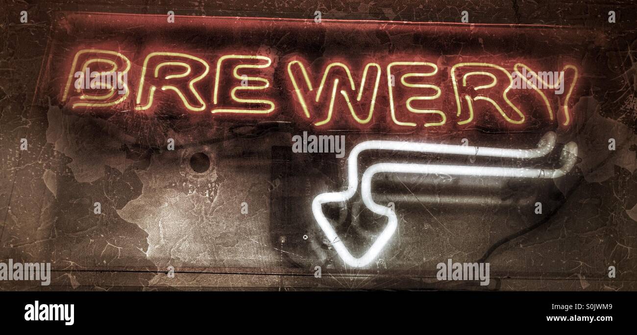 Lighted neon sign hi-res stock photography and images - Alamy