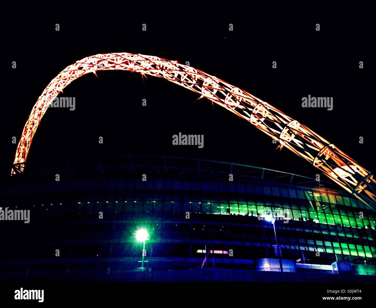 Wembley stadium exterior 2015 hi-res stock photography and images - Alamy
