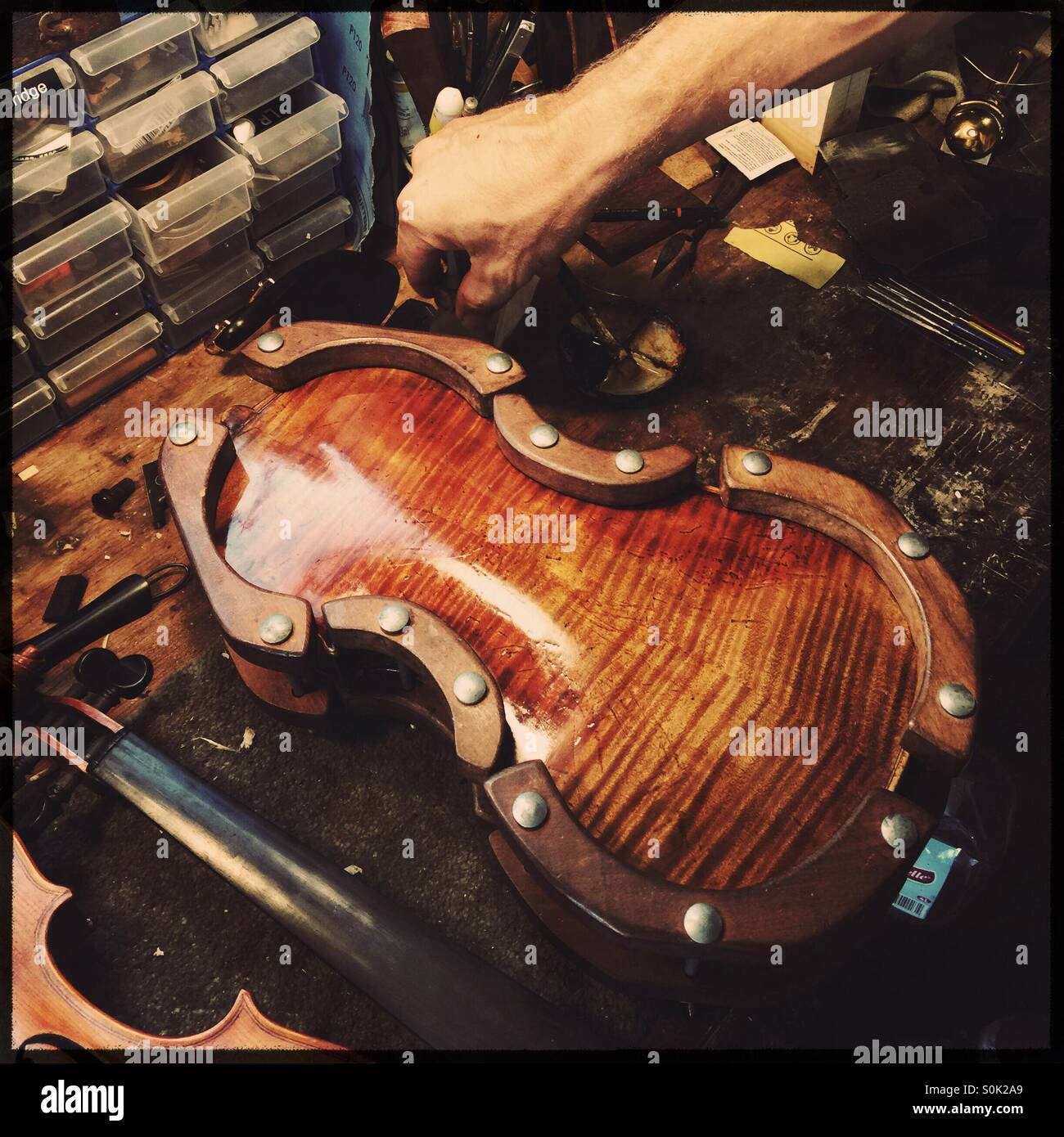 Violin workshop hi-res stock photography and images - Alamy
