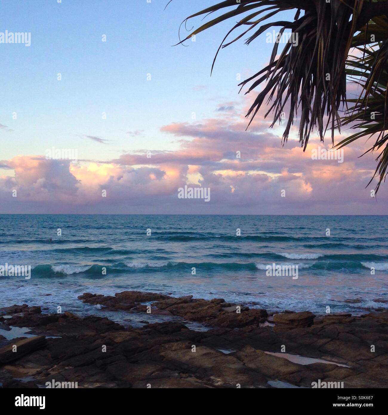 Heads beach hi-res stock photography and images - Alamy