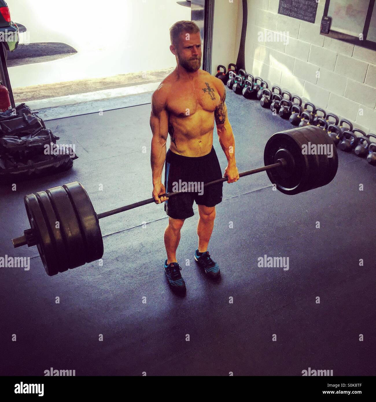 Deadlift hi-res stock photography and images - Alamy
