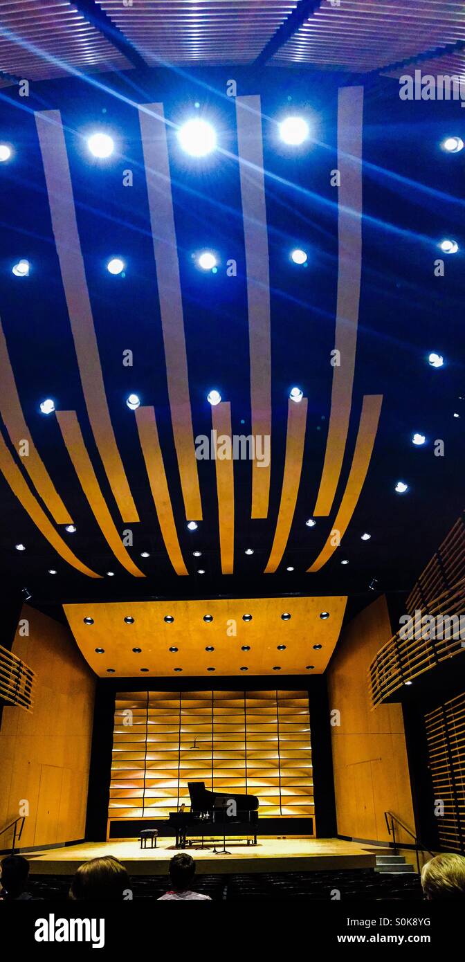 Piano recital hi-res stock photography and images - Alamy