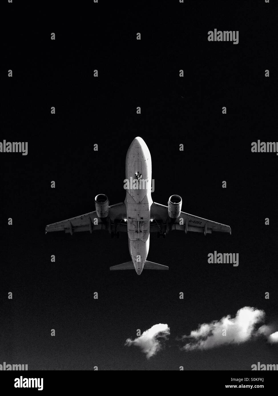 Jet airliner landing approach Stock Photo - Alamy