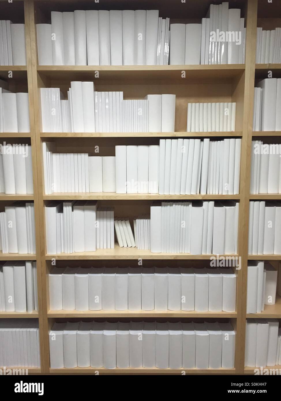 Bookshelves white hi-res stock photography and images - Alamy