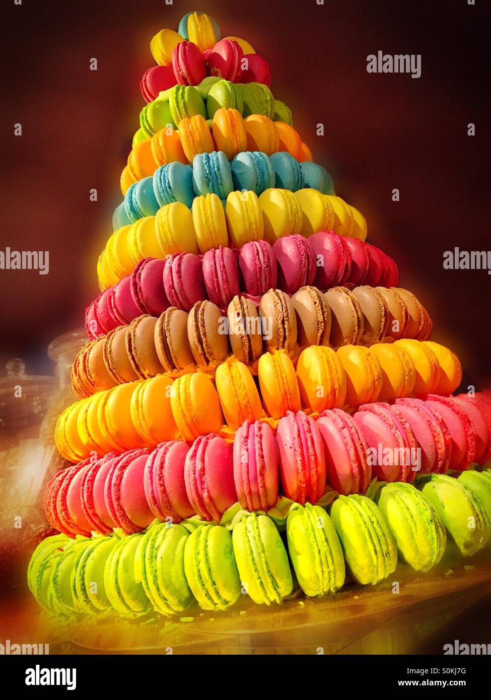 Macaroons pyramid hi-res stock photography and images - Alamy