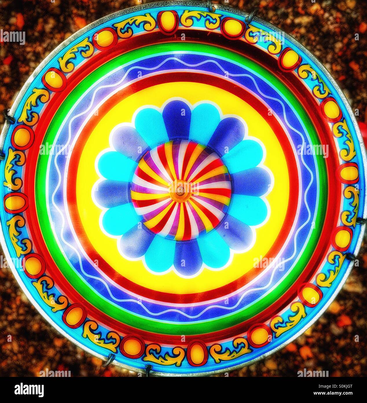 Red blue green spinner hi-res stock photography and images - Alamy