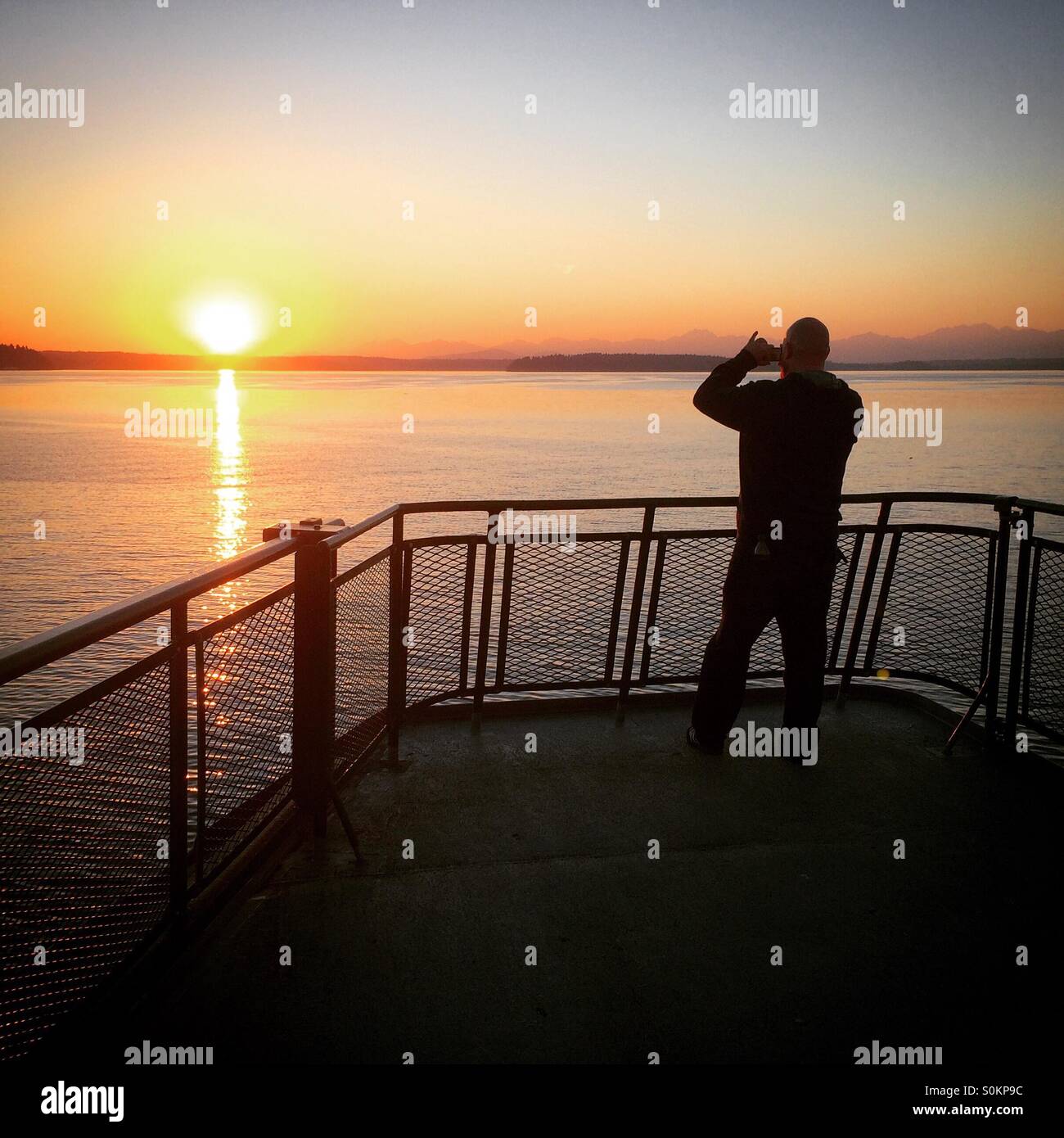 Photographing sunset on Puget Sound, Vashon Island Ferry, Seattle ...