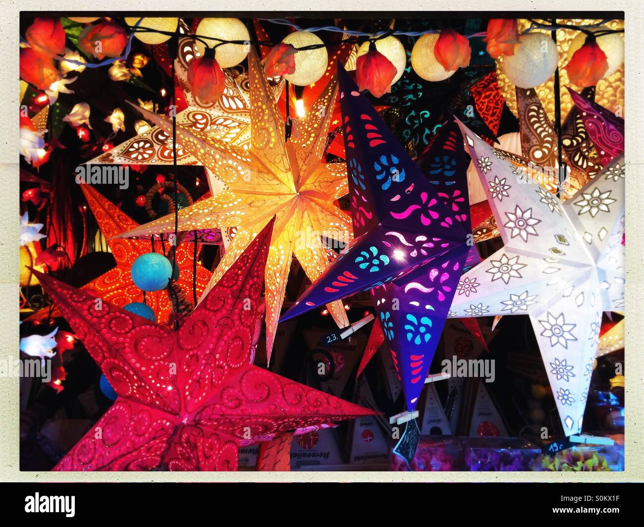 Illuminated paper stars hi-res stock photography and images - Alamy