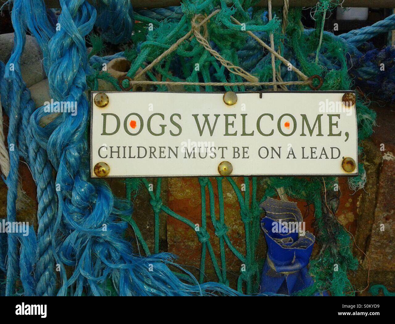 Dogs Welcome Sign High Resolution Stock Photography and Images - Alamy