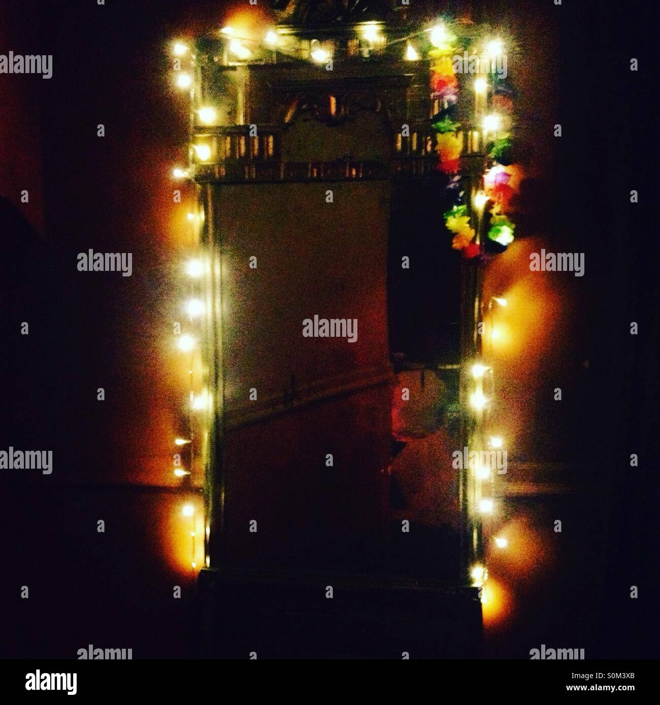 Light and mirror hi-res stock photography and images - Alamy