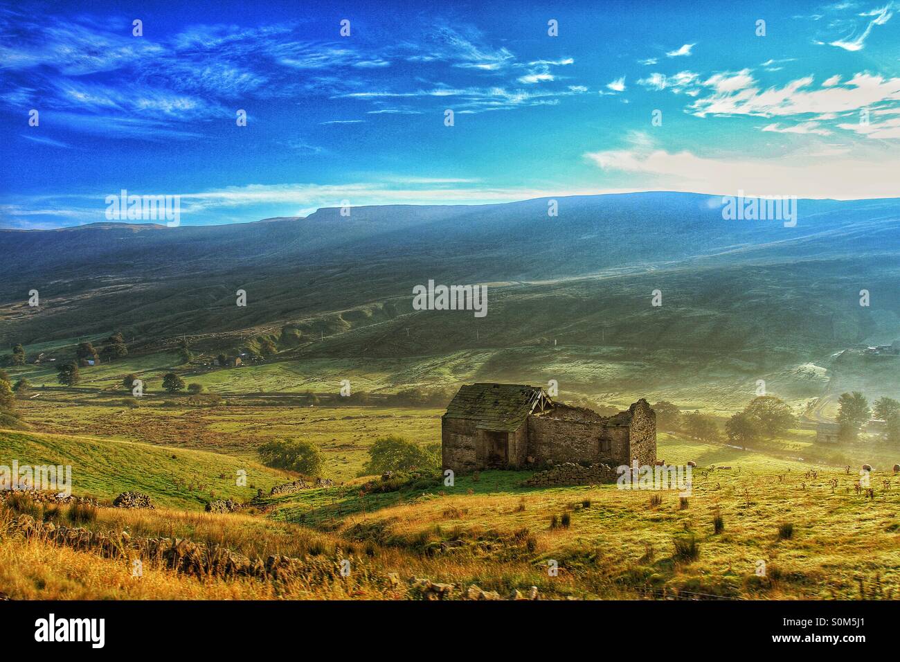 Deep valley hi-res stock photography and images - Alamy