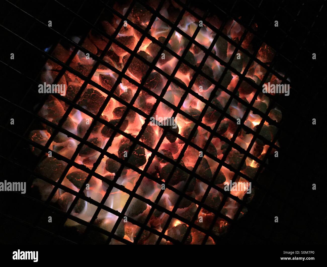 Open fire grill hi-res stock photography and images - Alamy
