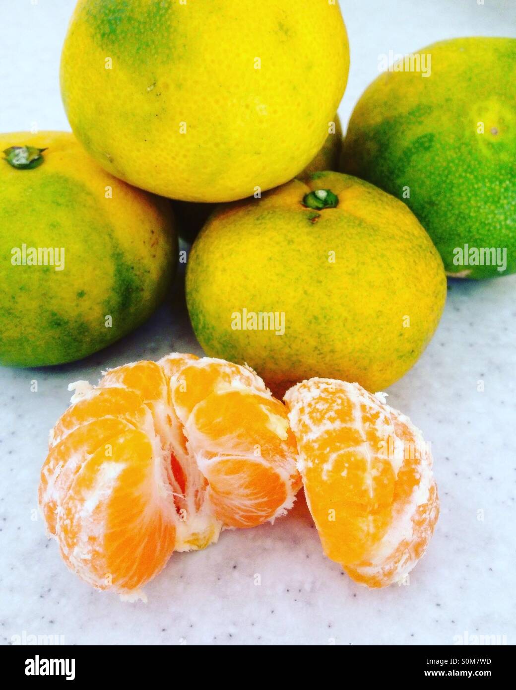 Mandarin orange fruit hi-res stock photography and images - Alamy