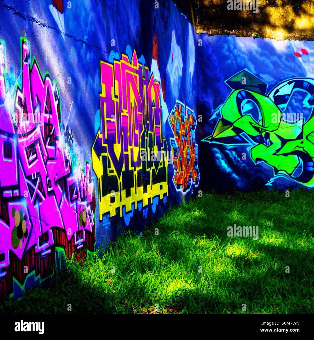 Green blue graffiti hi-res stock photography and images - Alamy
