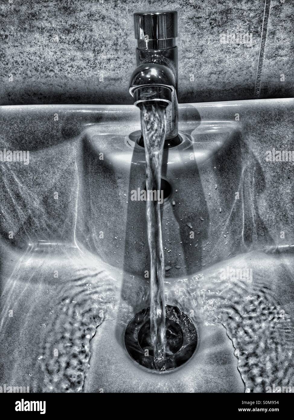 Running tap, flowing water Stock Photo - Alamy