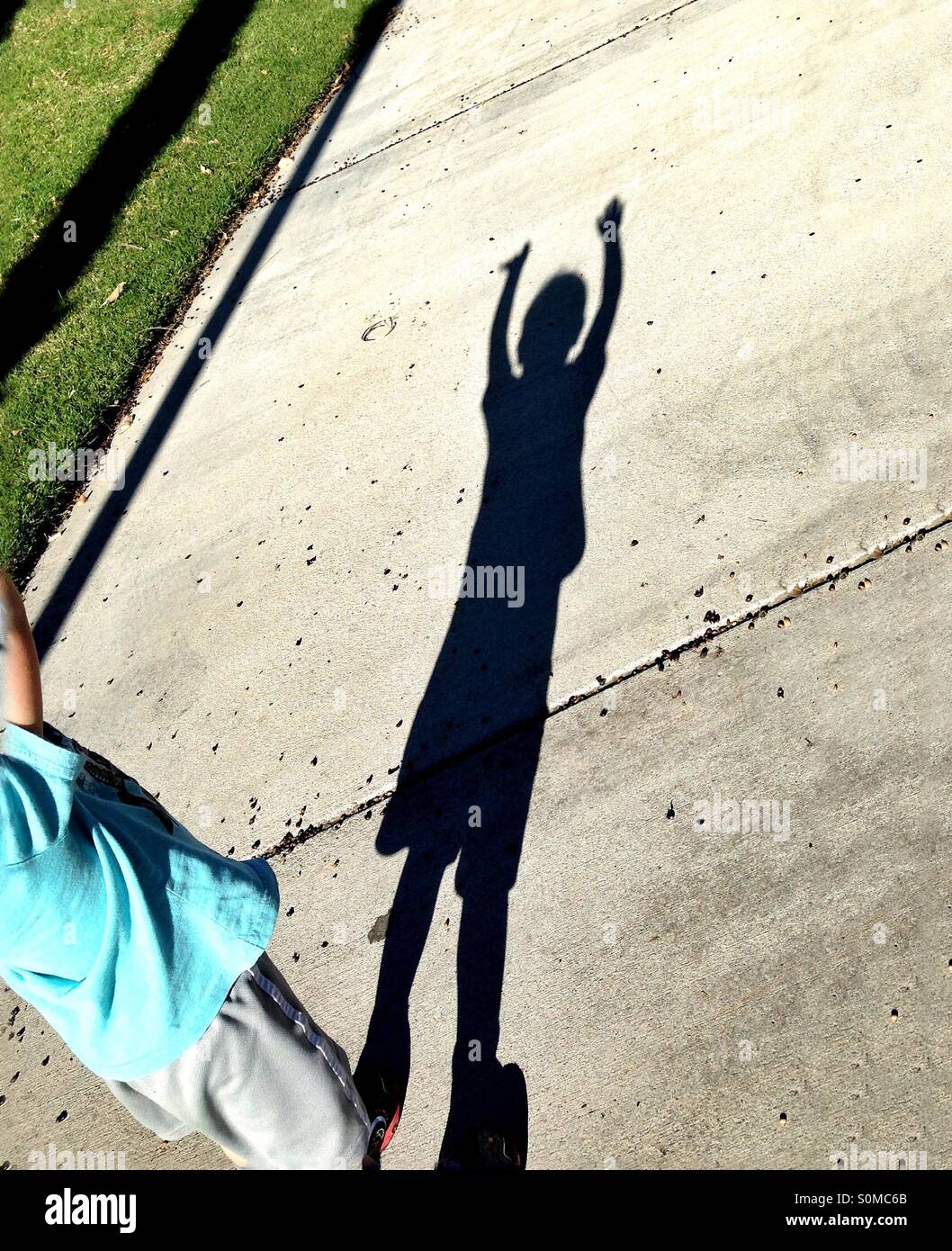 Shadow child silhouette hi-res stock photography and images - Alamy