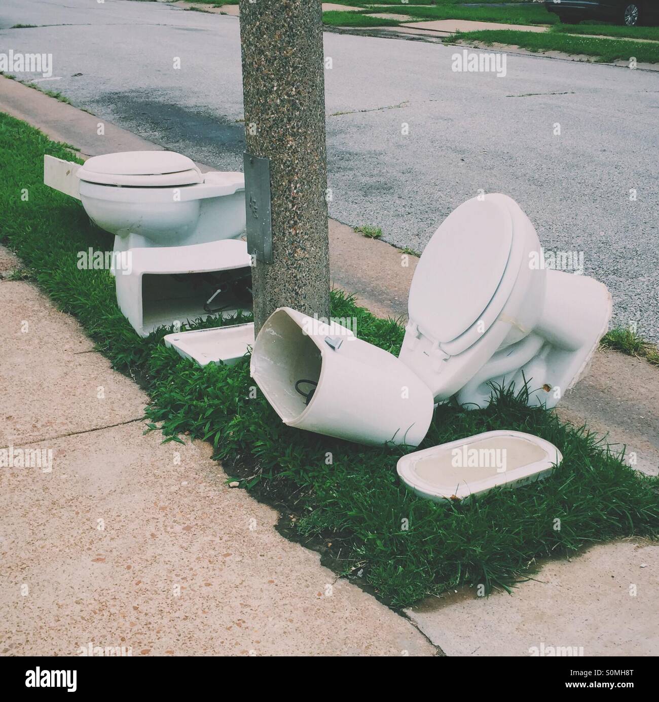 Curbside hi-res stock photography and images - Alamy
