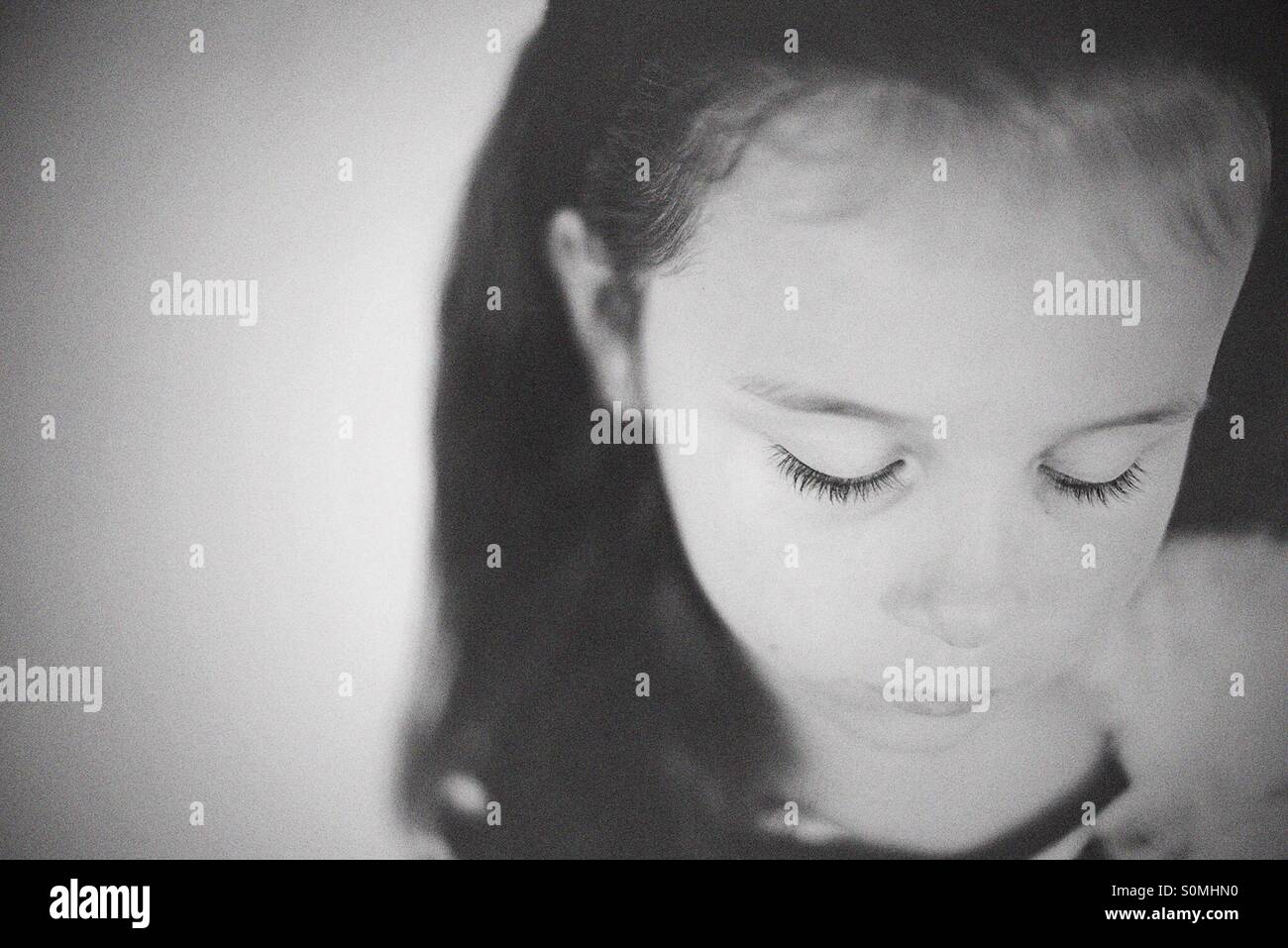 Girl sad black and white hi-res stock photography and images - Alamy