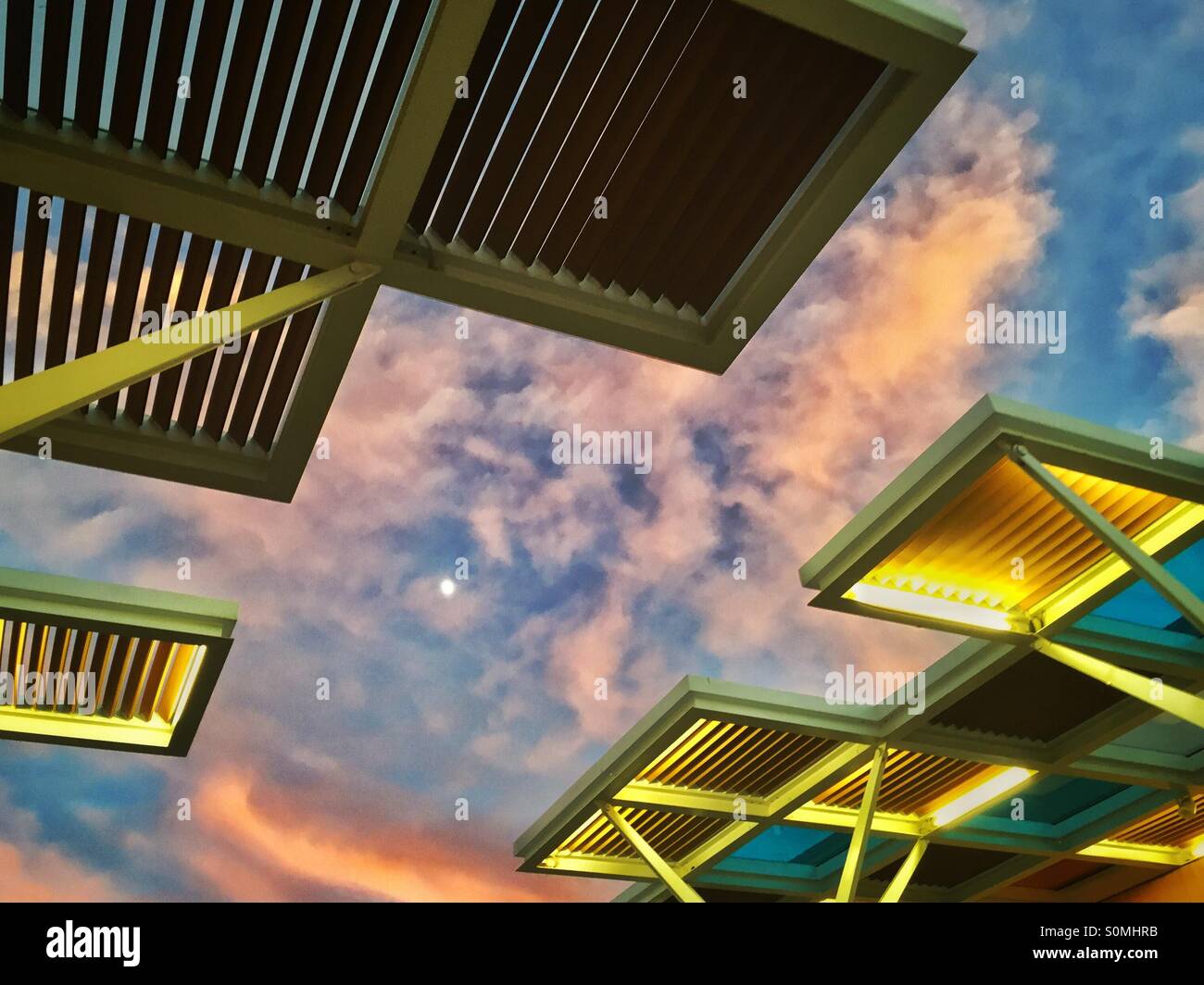 Open ceiling hi-res stock photography and images - Alamy