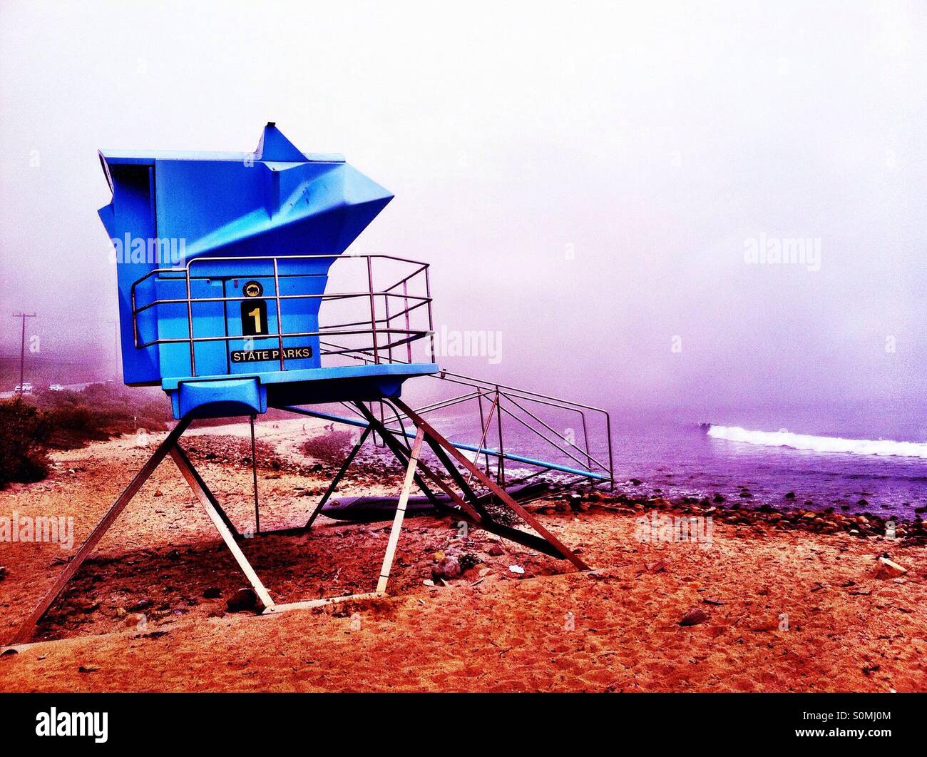 California lifeguard tower hi-res stock photography and images - Alamy