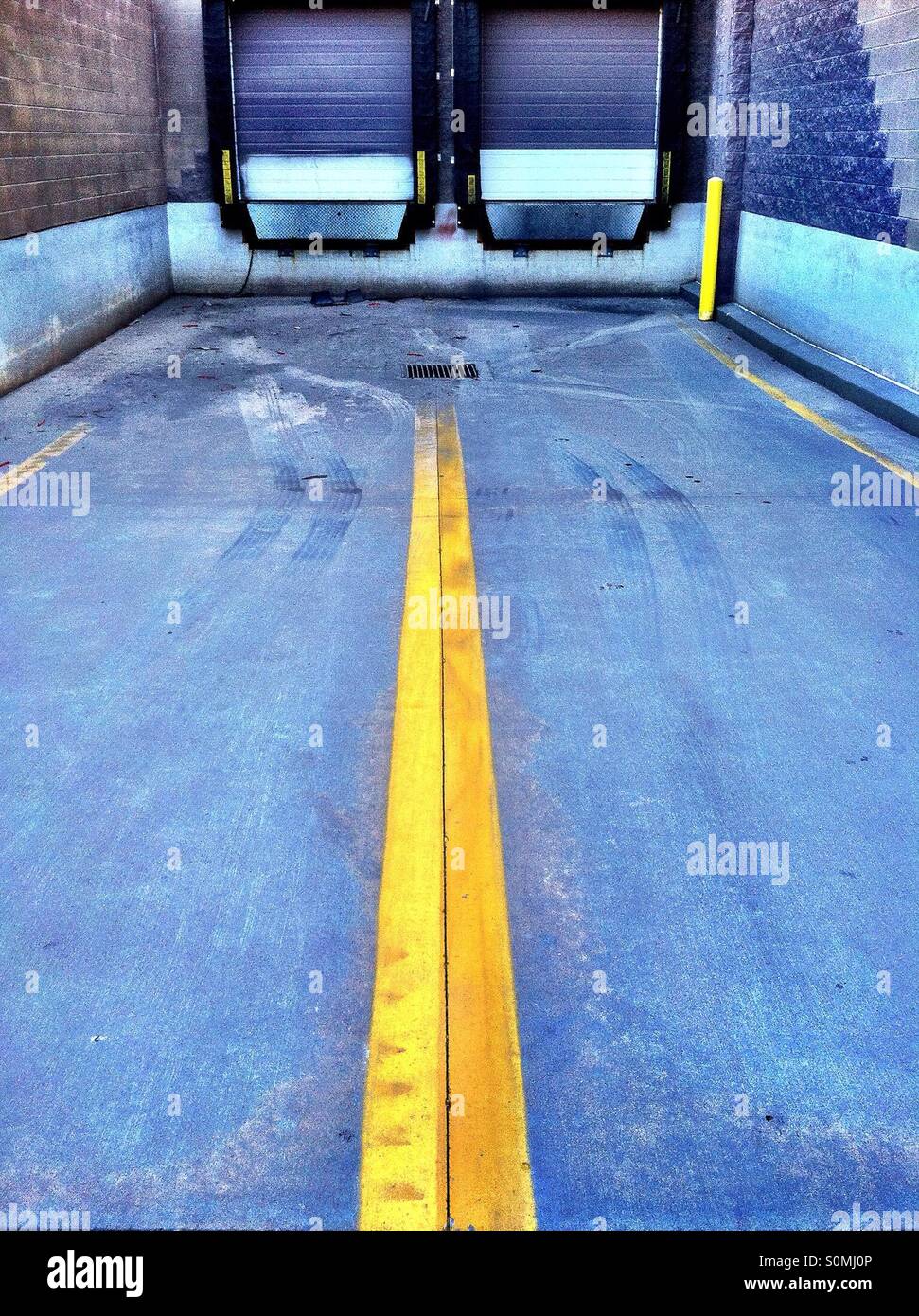 Empty truck loading dock Stock Photo - Alamy