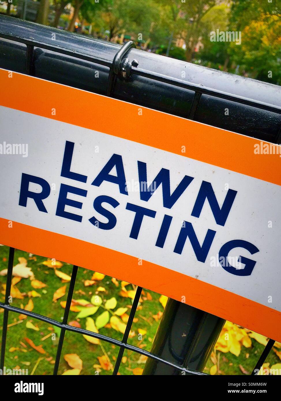 Lawn resting sign protects the grass Stock Photo - Alamy