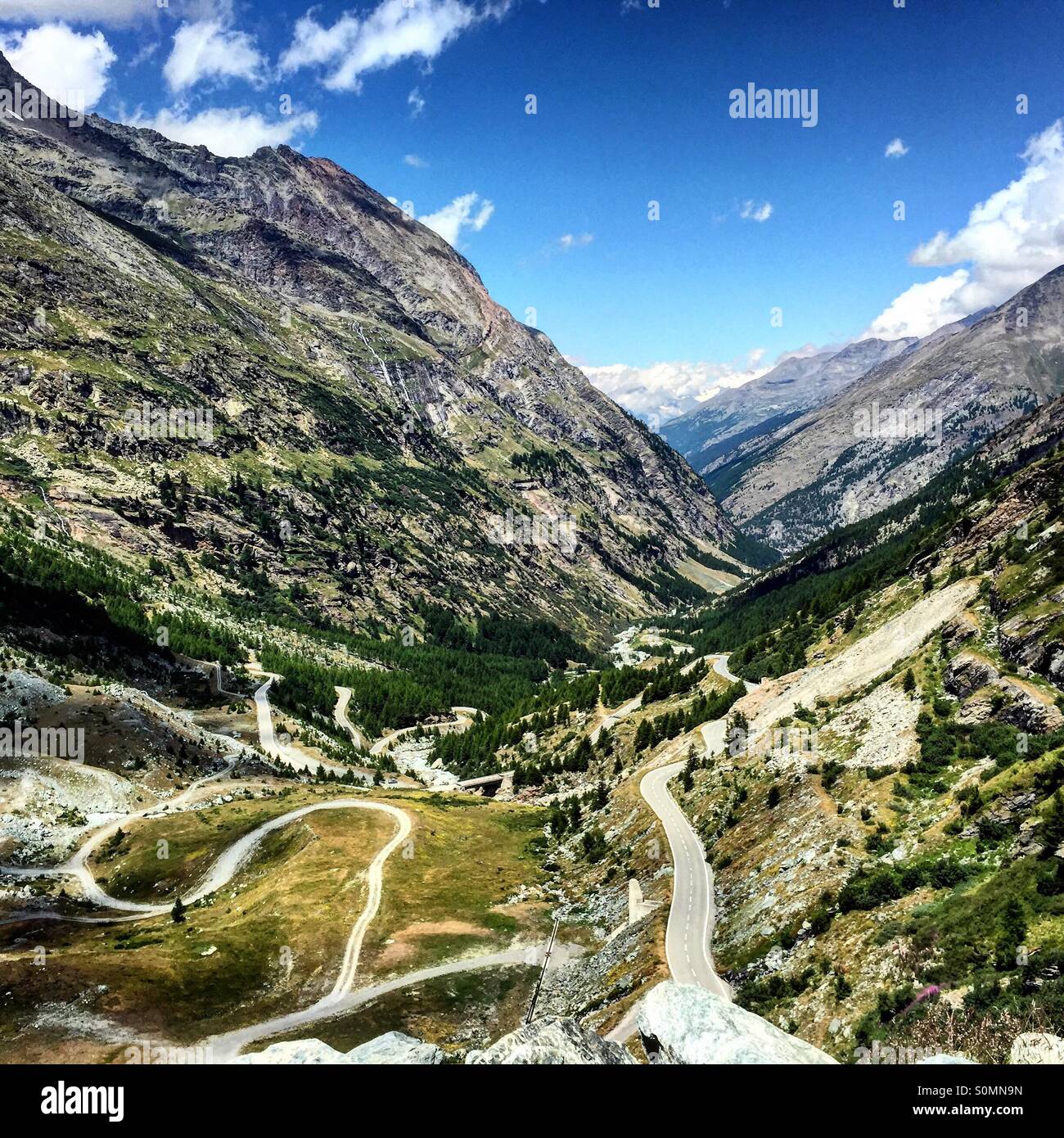 Paradise valley road hi-res stock photography and images - Alamy