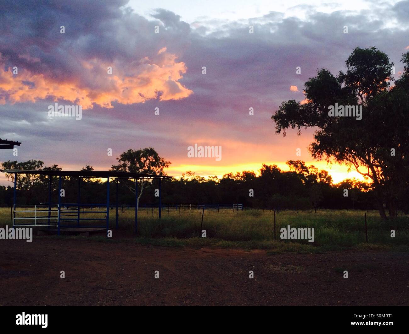 Outback sunset hi-res stock photography and images - Alamy