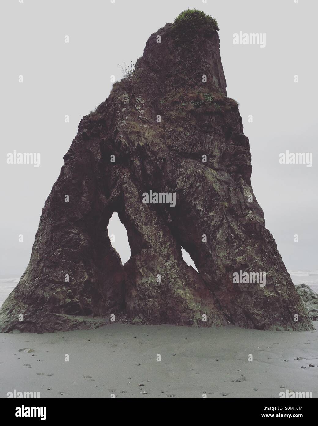 Beach stone sculptures hi-res stock photography and images - Alamy