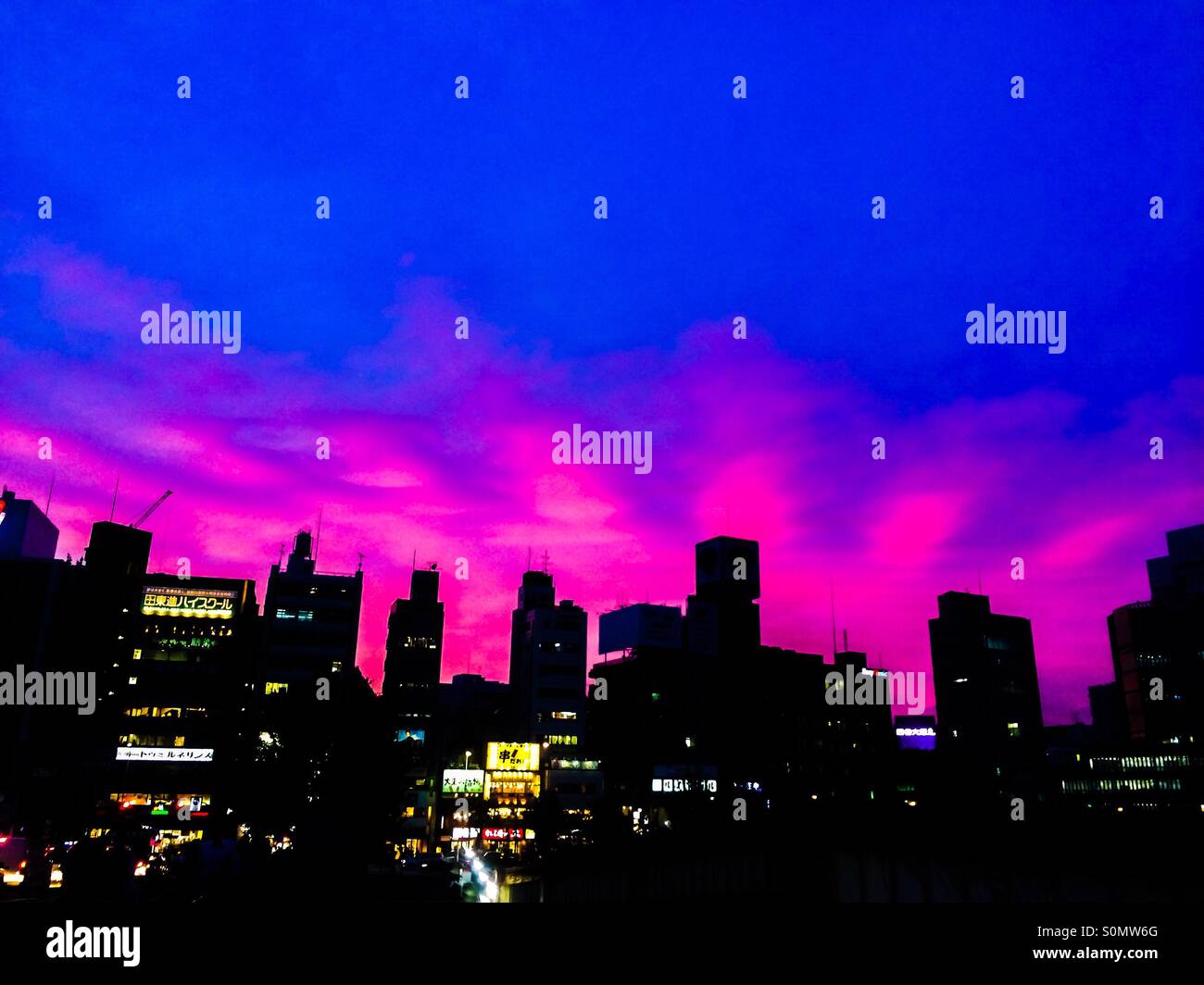 Pink blue sky hi-res stock photography and images - Alamy