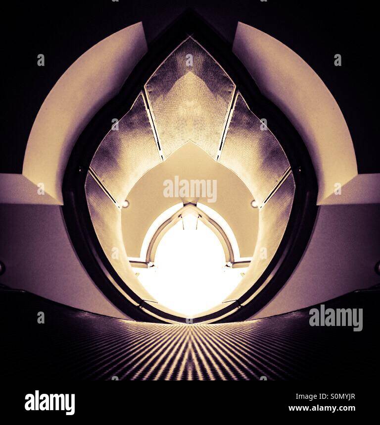 Modern symmetrical architecture hi-res stock photography and images - Alamy