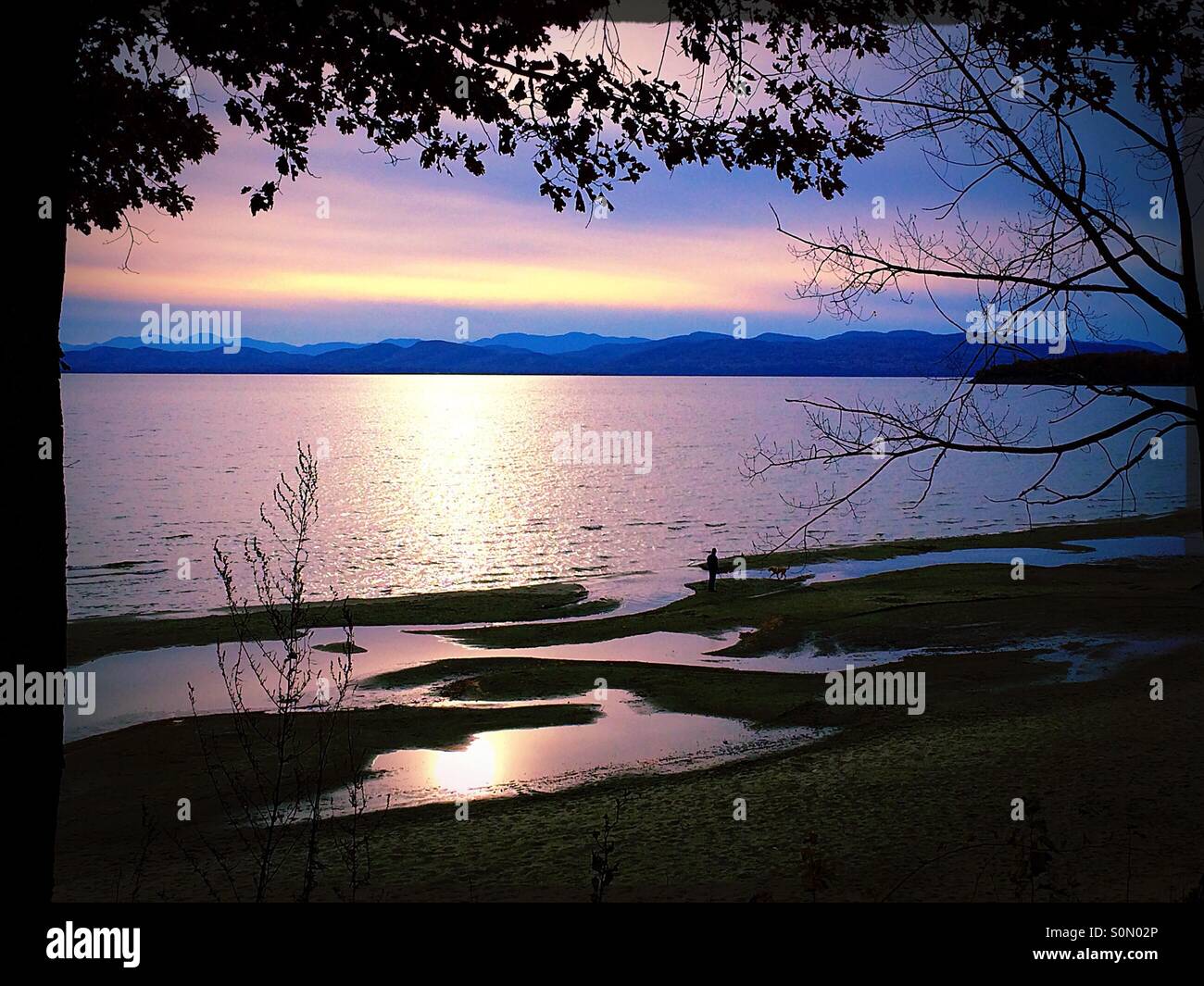 Lake champlain fall hi-res stock photography and images - Alamy