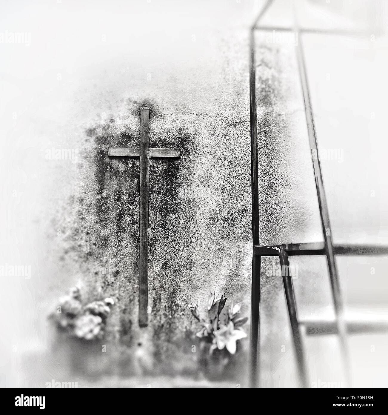 Simple cross hi-res stock photography and images - Alamy