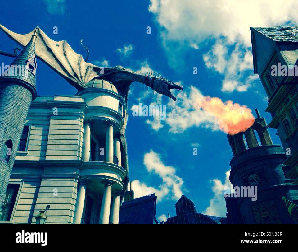 Wizards wizarding hi-res stock photography and images - Alamy