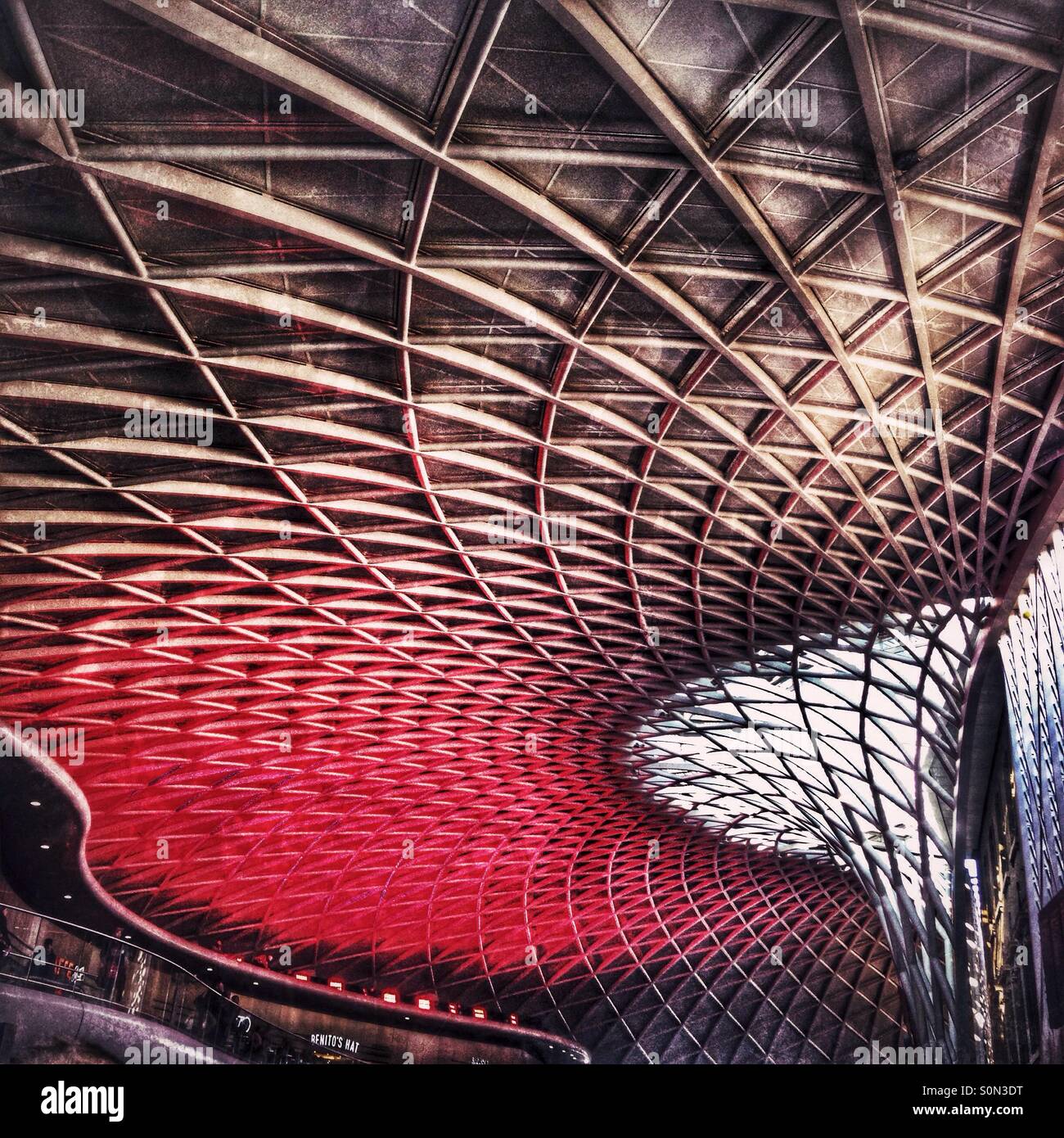 London public artwork structure hi-res stock photography and images - Alamy