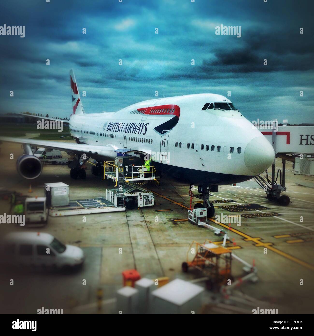 British airways boeing 747 at heathrow airport hi-res stock photography ...