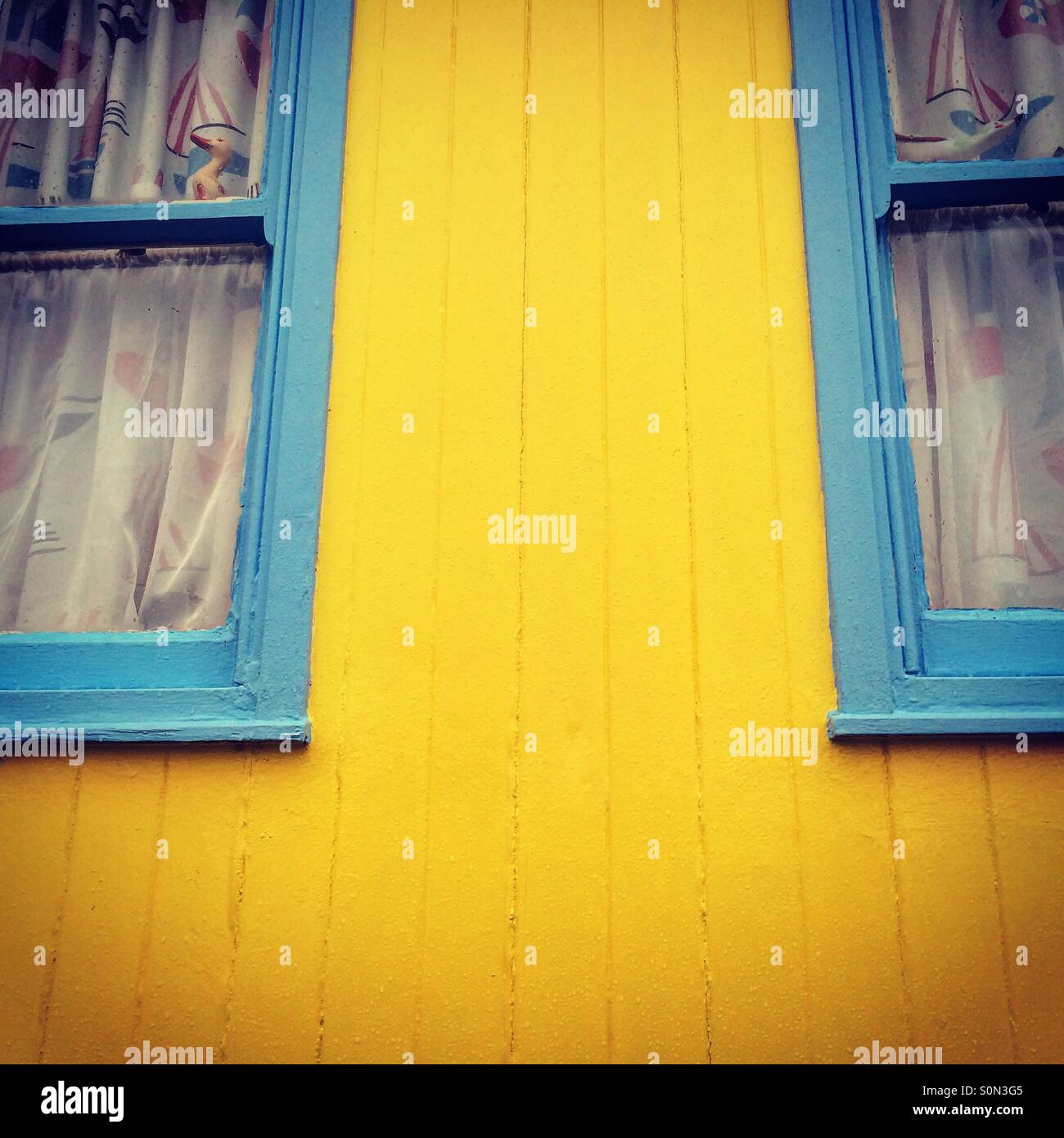 Yellow window frames hi-res stock photography and images - Alamy