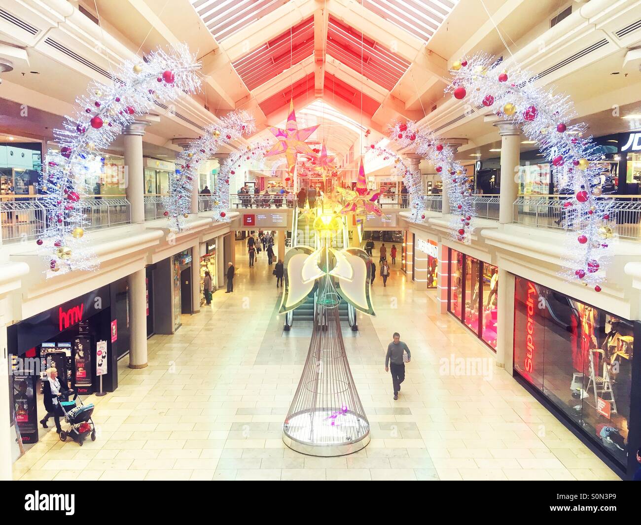Christmas shopping mall hi-res stock photography and images - Alamy