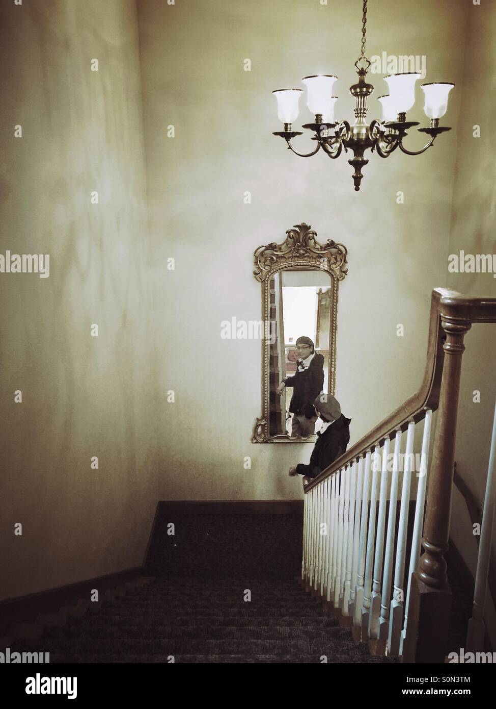 Old man mirror hi-res stock photography and images - Alamy