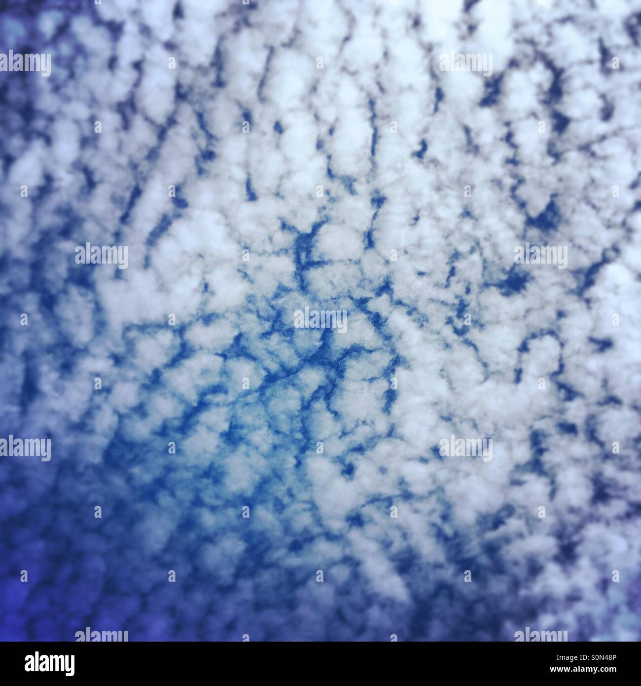 Patchy cloud hi-res stock photography and images - Alamy