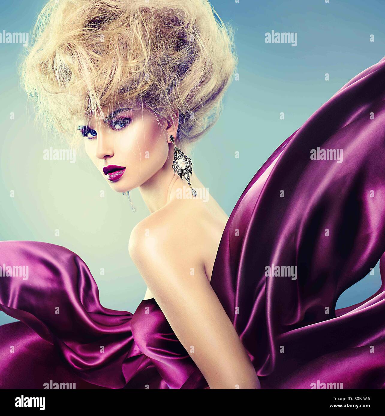 Purple hair model hi-res stock photography and images - Alamy
