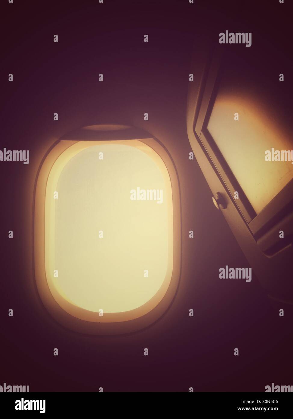 Airplane screen hi-res stock photography and images - Alamy