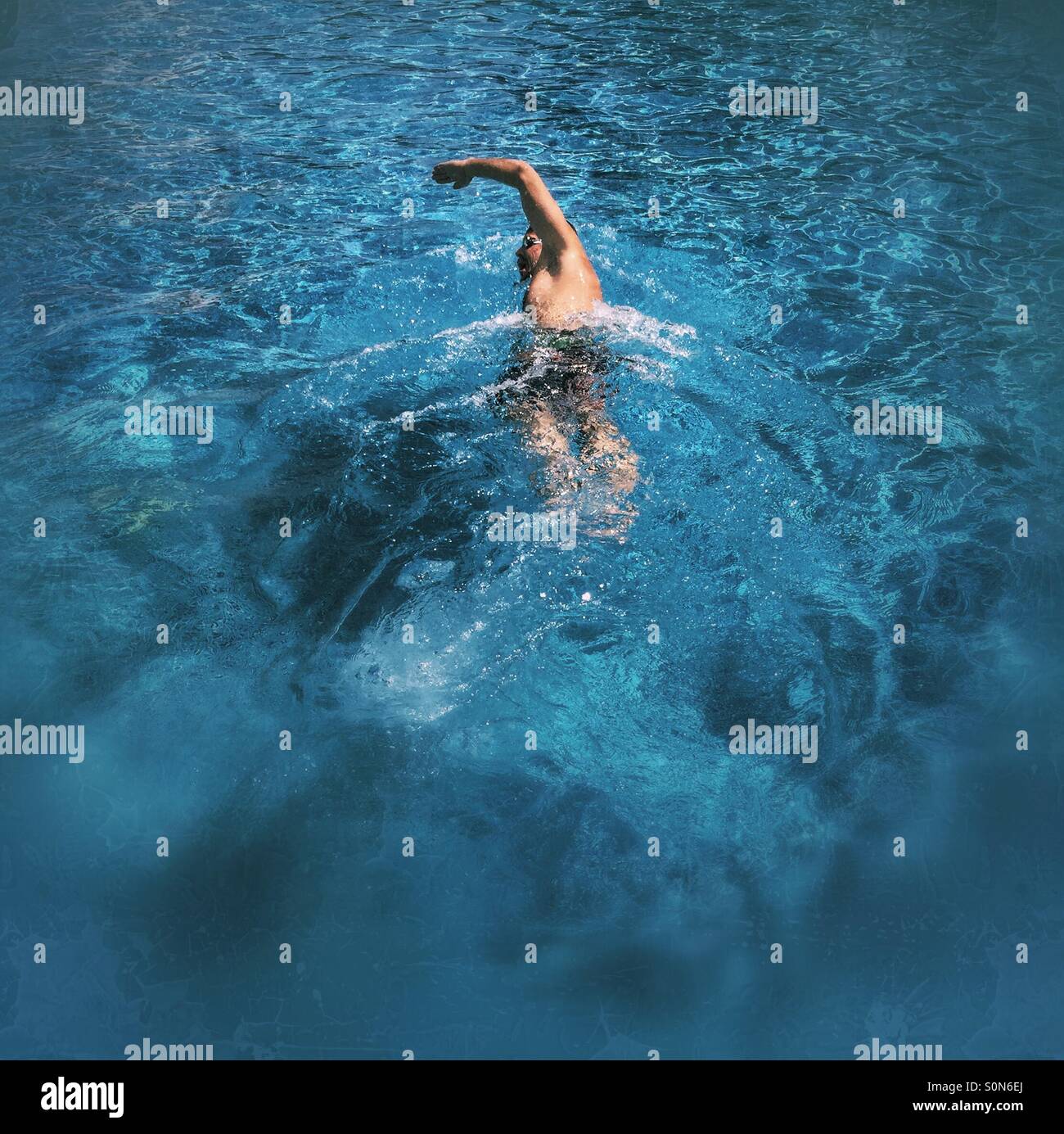 Man swimming hi-res stock photography and images - Alamy