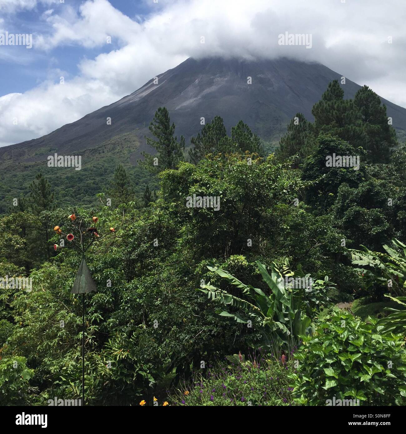 Arenal volcano observatory lodge hi-res stock photography and images ...