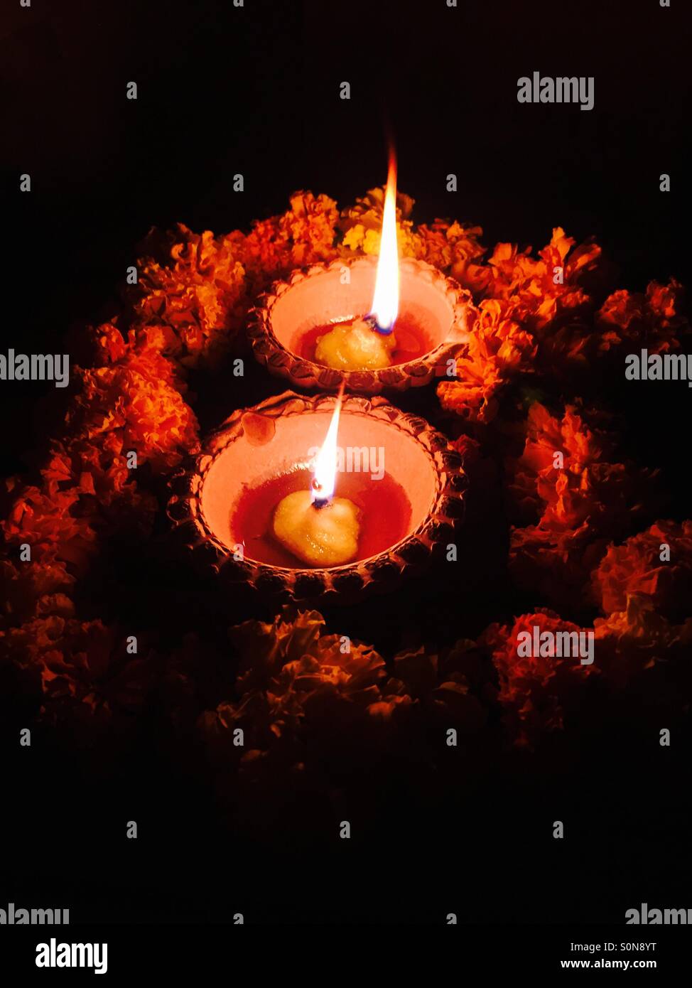 Diwali deepak lights hi-res stock photography and images - Alamy