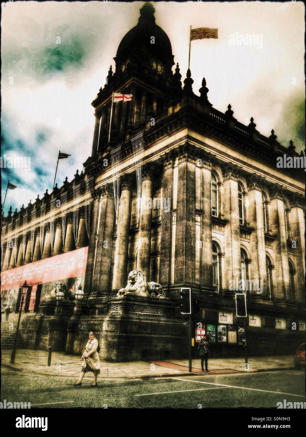 Leeds city centre tall buildings hi-res stock photography and images ...