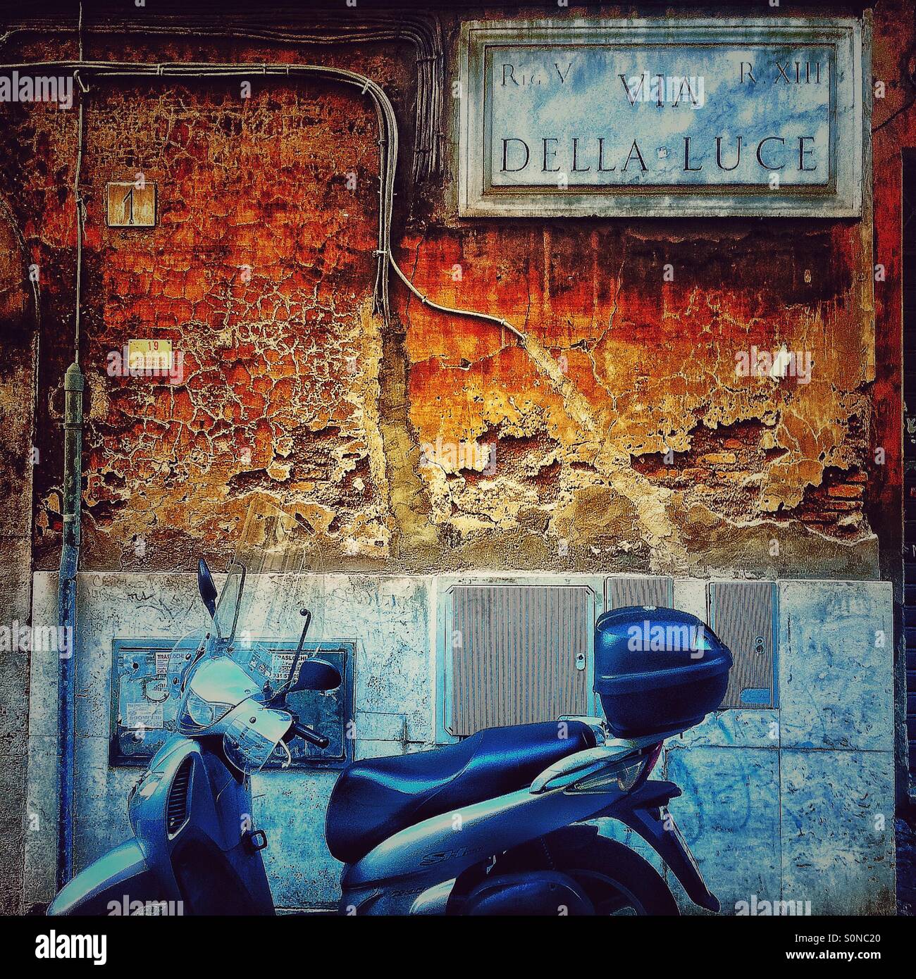 Via Della Luce Trastevere Rome Stock Photo - Alamy