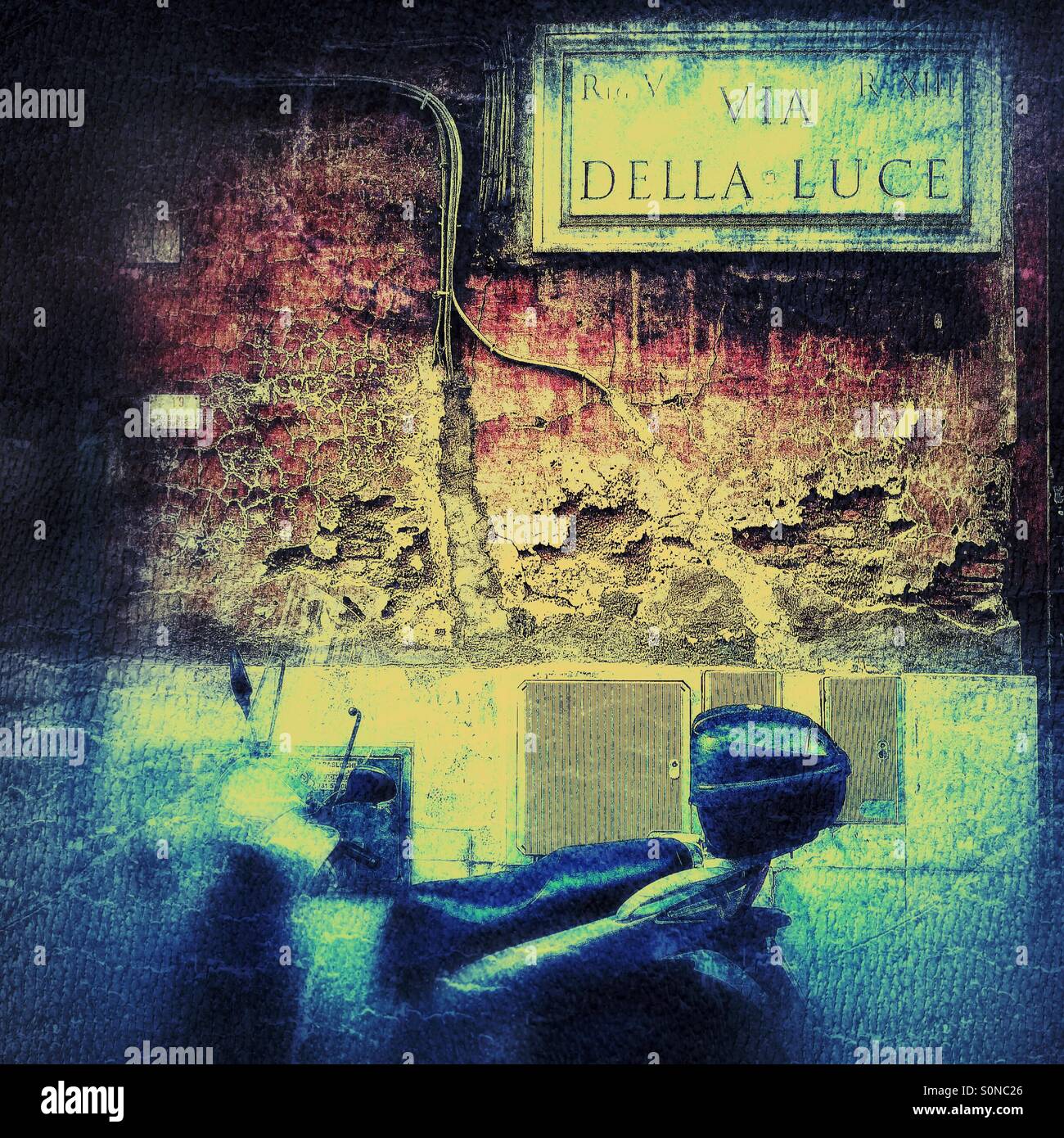 Crumbling cities hi-res stock photography and images - Alamy