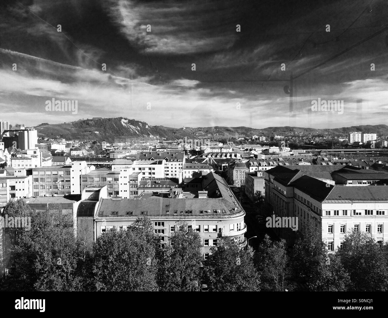 Luft bar hi-res stock photography and images - Alamy