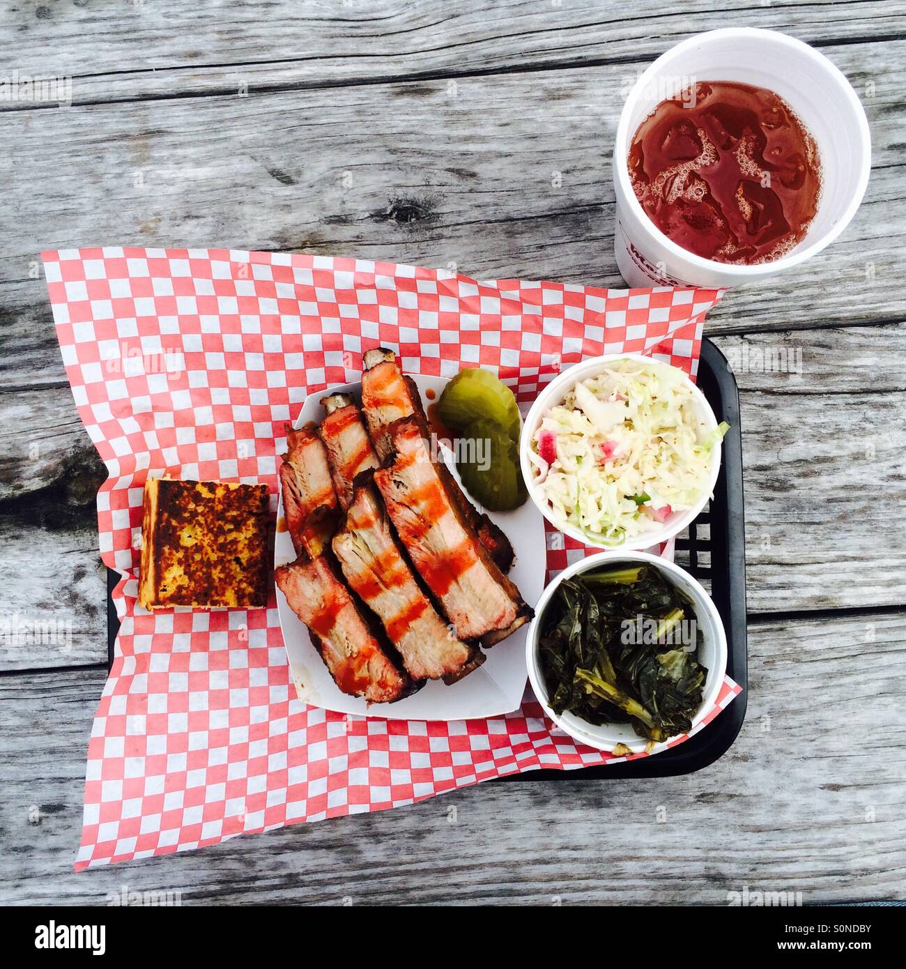 Vector Sweet Tea And Cornbread